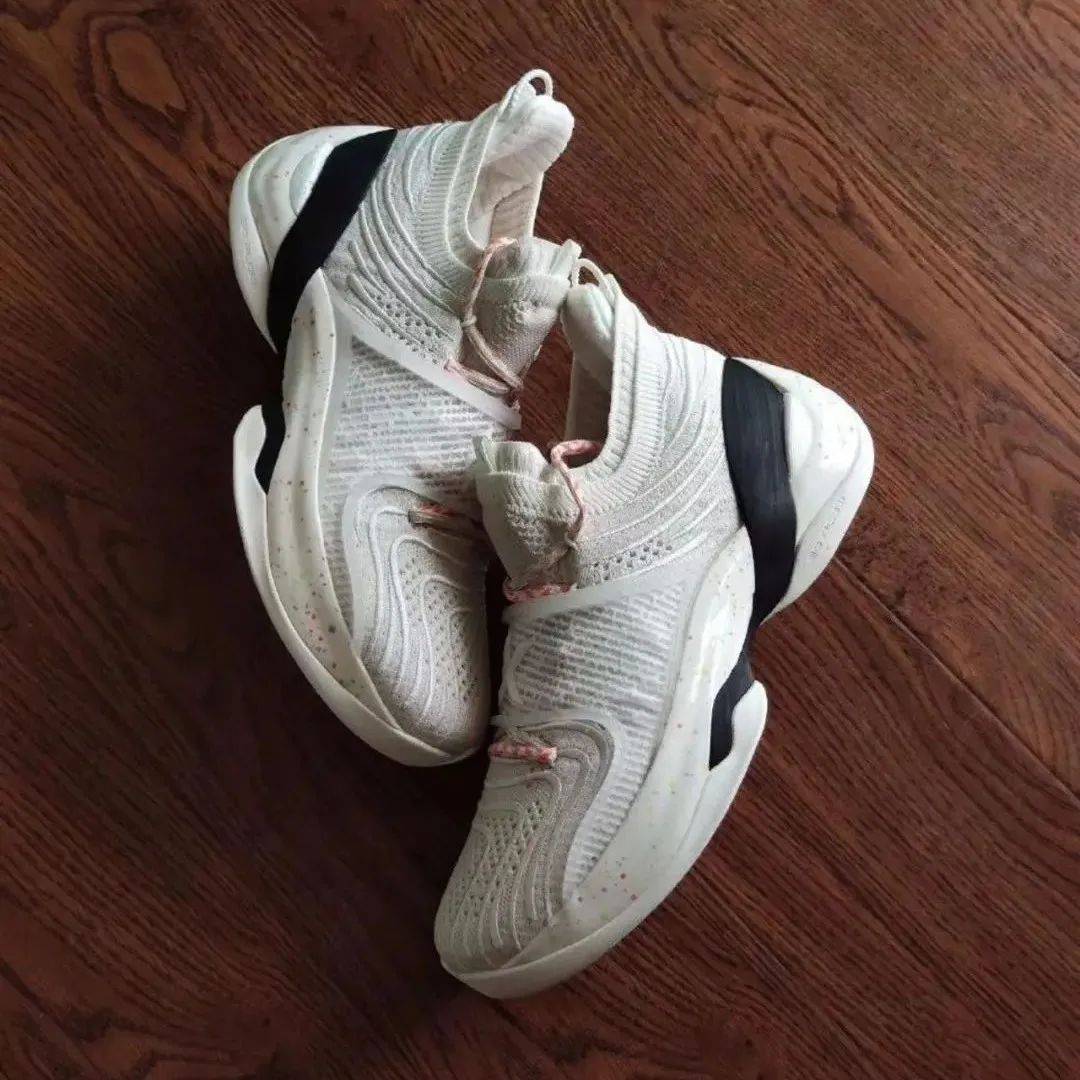 玩家视角：设计师发布KT5低帮图片！你们期待吗？_资讯_李小龙_球鞋