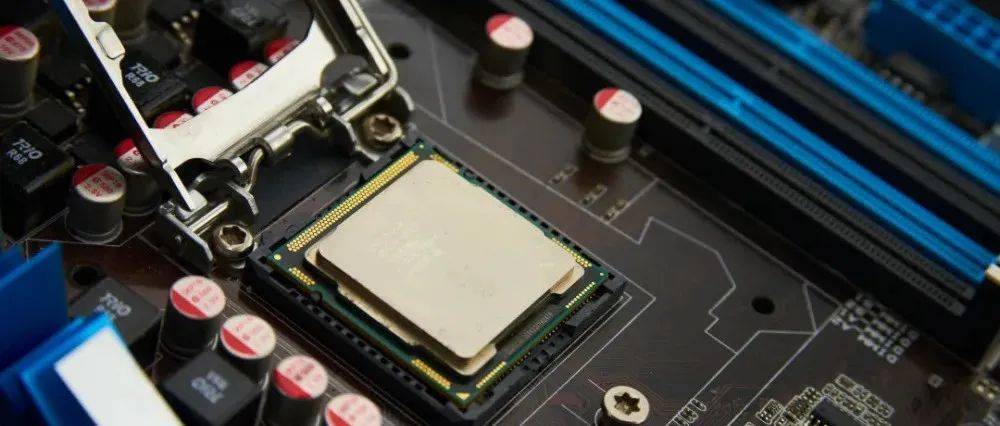 韦尔股份 OLED DDIC驱动芯片通过客户认证，今年先量产于智能手机_显示_公司_业务