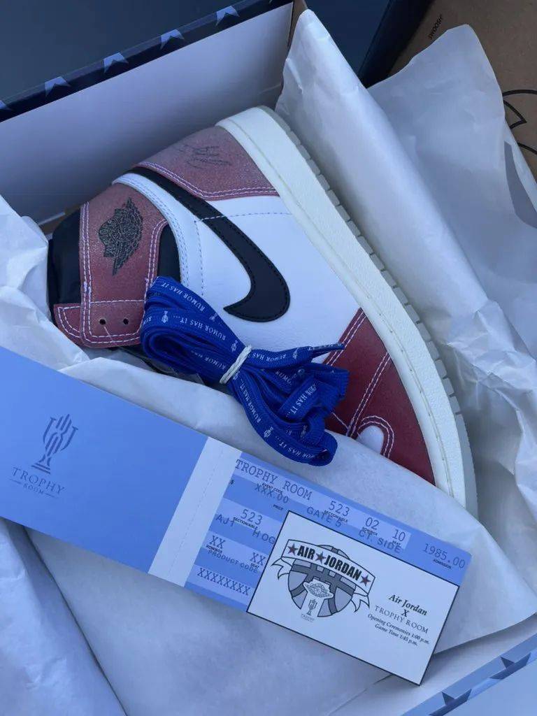 Trophy room AJ1今日突袭先到先得！鞋友：“后门1时隔一年首次正式发售？”_入手_Jordan_动态