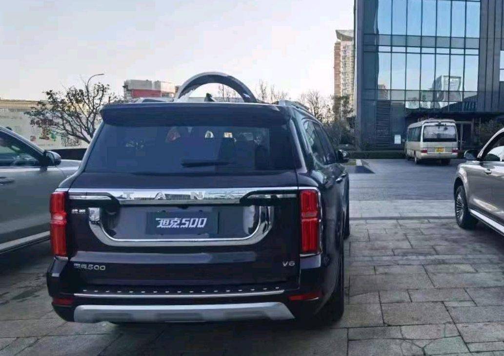 商务版坦克500亮相街头，尊贵霸气，气场不逊陆巡LC，3.0T+8AT_搜狐汽车_搜狐网