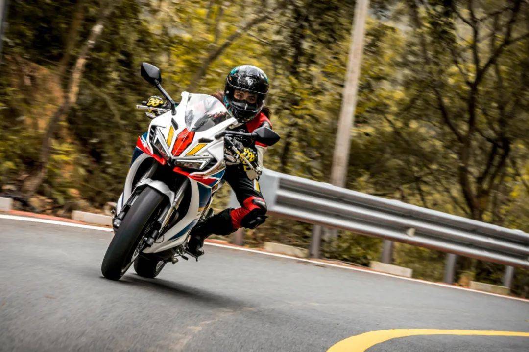 29980元起/28800元！赛科龙RX401、RC401正式发售！_搜狐汽车_搜狐网