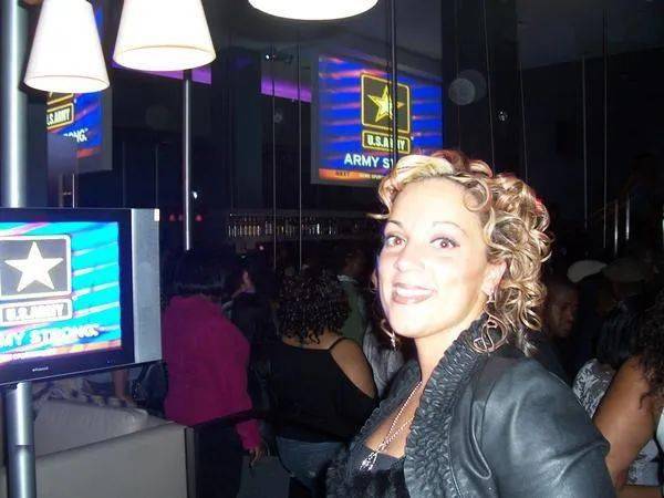 震惊！耶鲁医学院主任盗窃2.5亿公款！购豪宅、开路虎、马尔代夫度假……_Petrone_电脑_Jamie