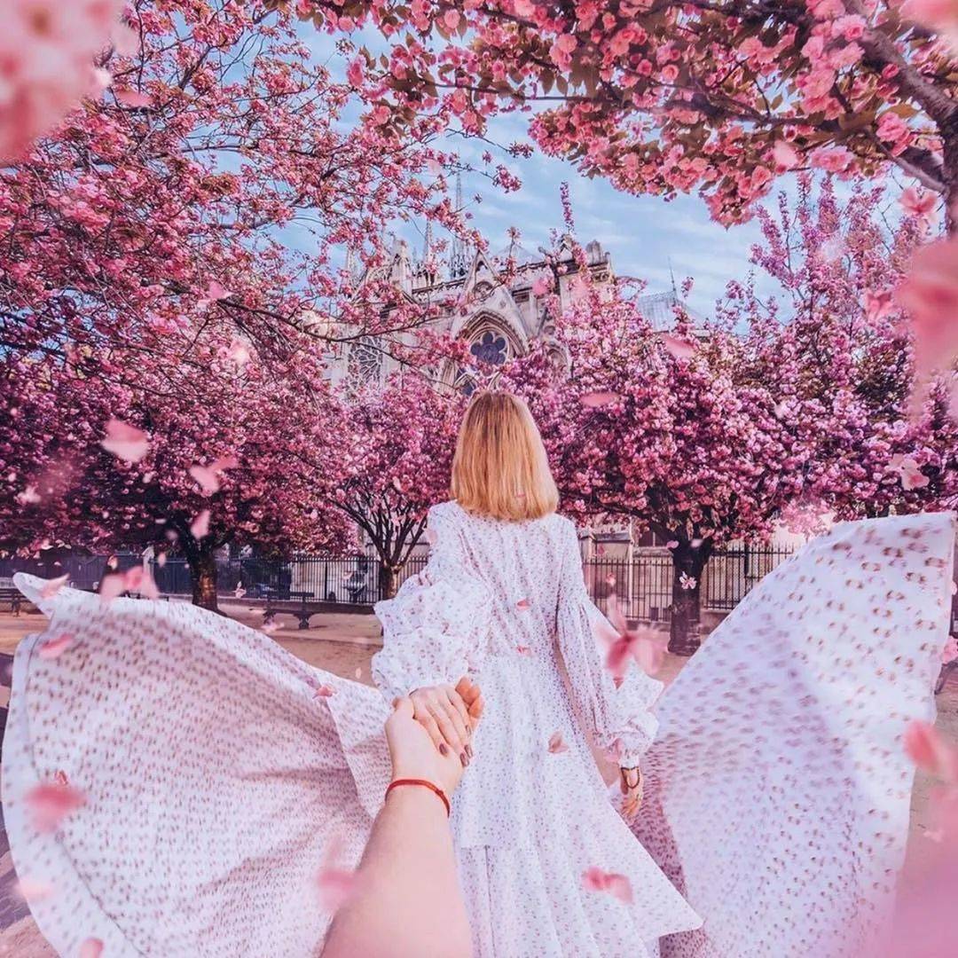 当她穿上裙子，世界都震惊了。_Makeeva_照片_作品