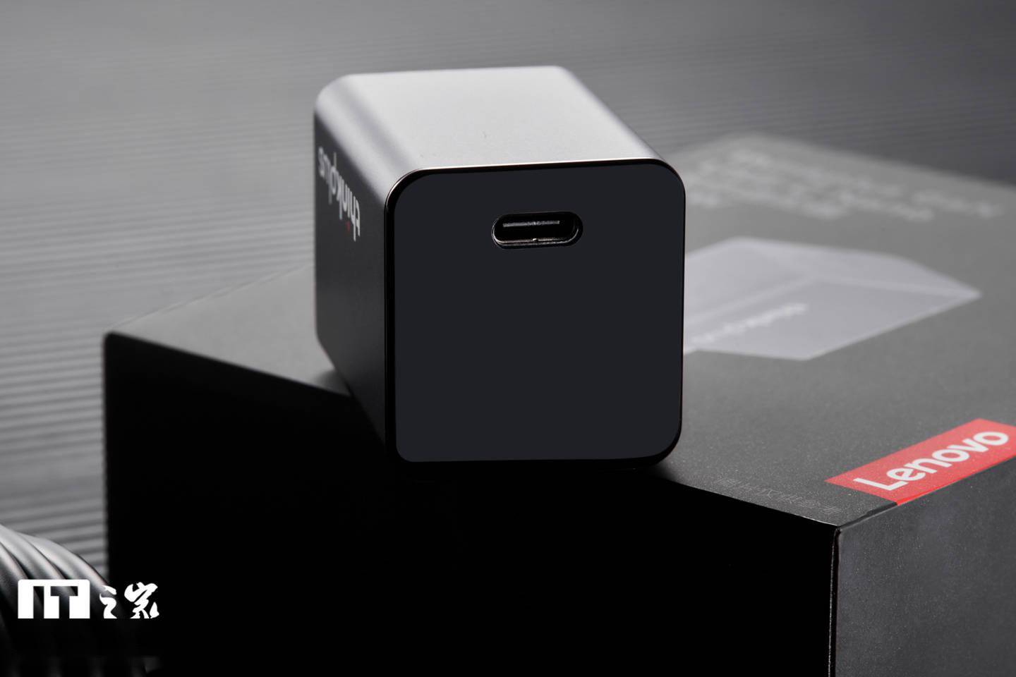 thinkplus 口红电源 Nano 65W 氮化镓 USB-C 迷你电源适配器第3代_充电器_笔记本_测试