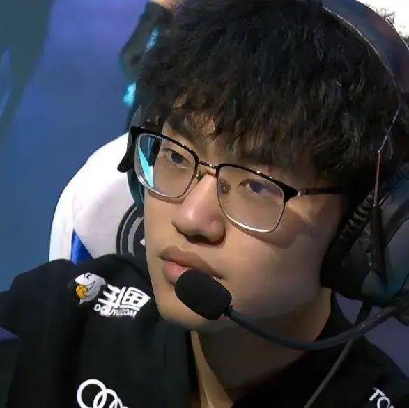 Knight事件新进展！女友身份曝光，和悲伤谈过恋爱，还被New追过_贝贝_电竞_事情