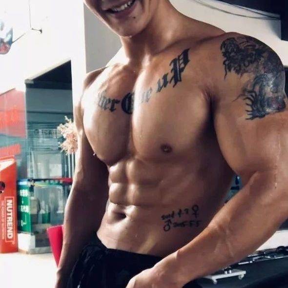深蹲160kg硬拉170kg,宜宾小伙腹肌亮了_训练_健身_好身材