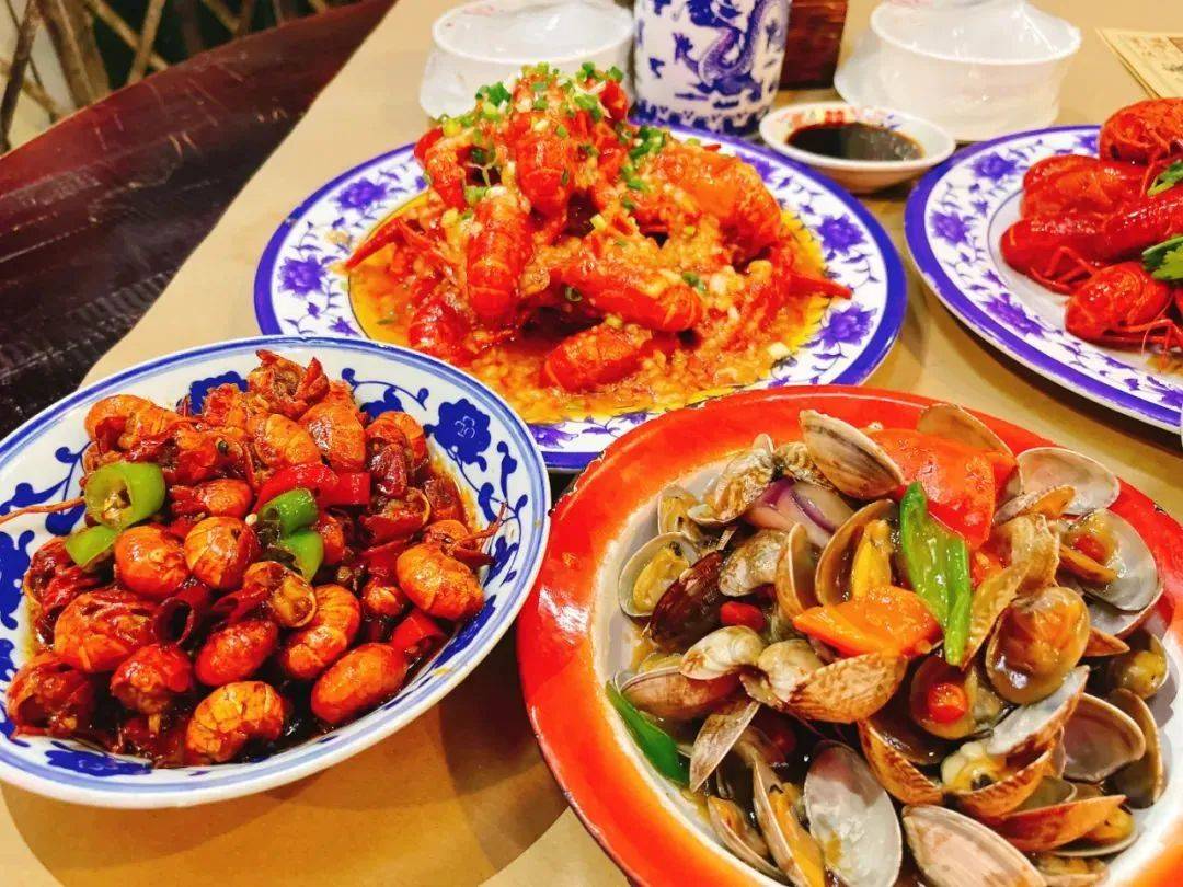 【汉小城丨免预约】29.9/79元享小龙虾套餐：爆炒虾球、特色花甲、蒜蓉大虾大份/蒸虾大份2选1等！_图片_网络_来源