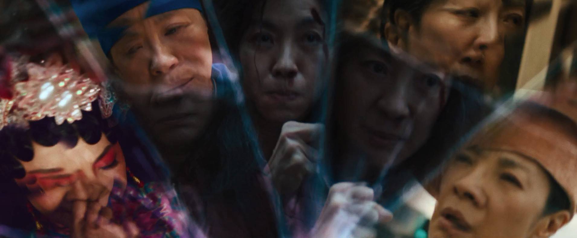 《瞬息全宇宙》成爆款，就是因为“穷”丨揭秘_杨紫琼_电影_关家永