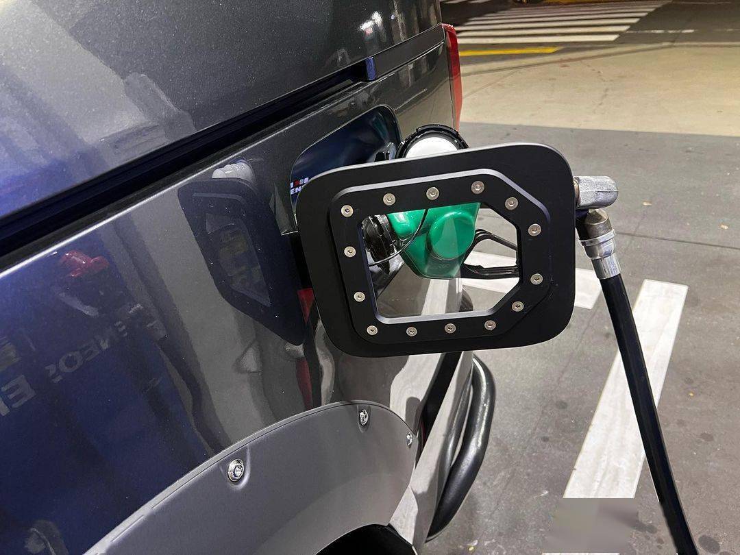 2.2T柴油引擎+8AT，MPV家族中的“硬汉”，实拍新款三菱得利卡_搜狐汽车_搜狐网