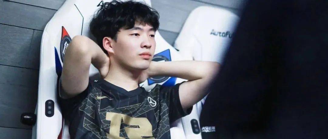 前RNG中单花500巨款开团Faker，RNG老粉看笑了：果子哥怎么大方了_Cryin_账号_时候