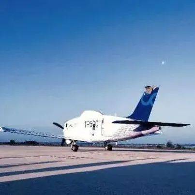 我国首个大型无人运输机TP500首飞成功，最大航程1800千米_载重_研制的_集团