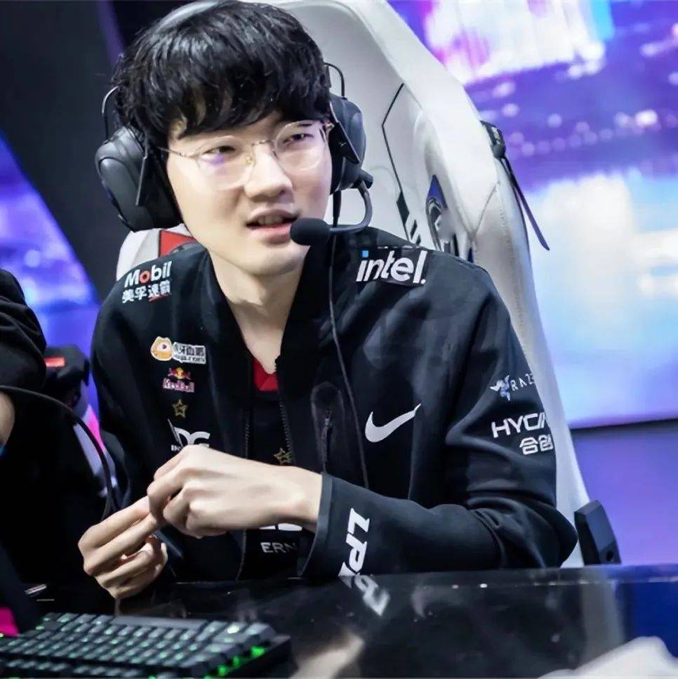 LOL再次跨圈：doinb跟王者选手当“同事”？勇士夺冠庆典出现EDG_荣耀_游戏_人气