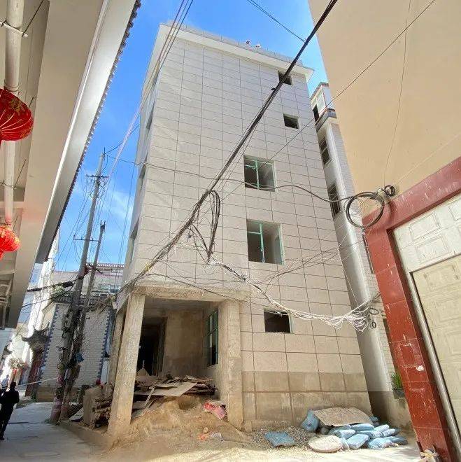 满江街道一处违建房被拆除，未取得建设工程规划许可证违法大理市购房