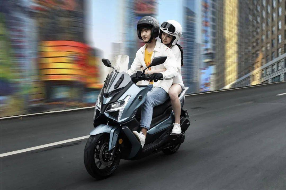 标准版14880元/TCS版15980元，无极SR150GT中型踏板正式发布_搜狐汽车_搜狐网