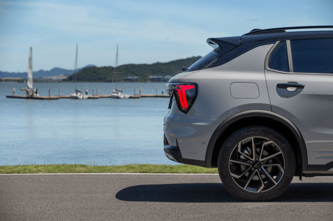 20万油电混动SUV的天花板，就是领克01 EM-F了！_搜狐汽车_搜狐网