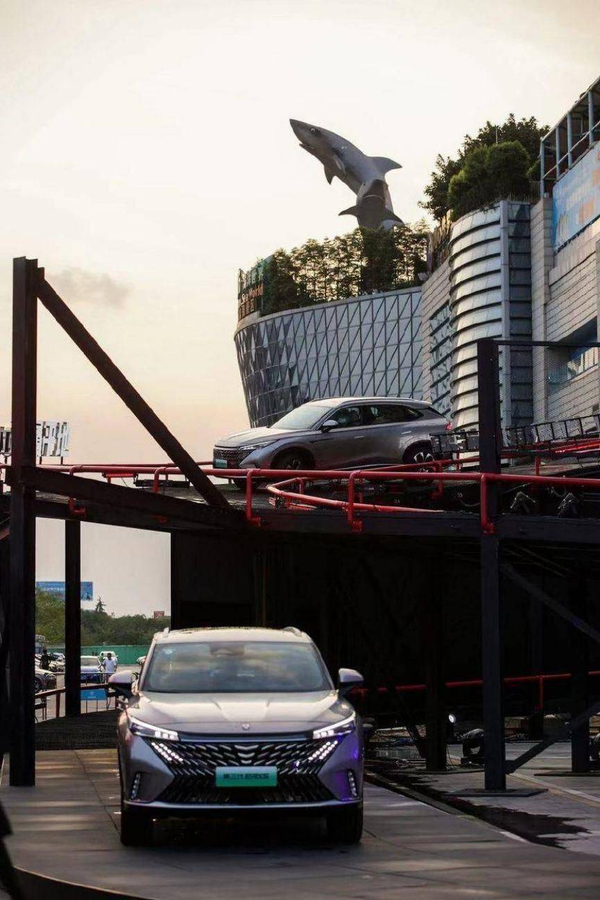 试驾全新第三代荣威RX5/超混eRX5，底盘质感出色，智能化表现有惊喜_搜狐汽车_搜狐网