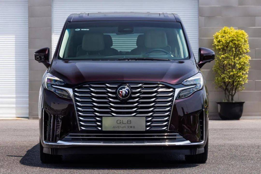 换脸！别克GL8 ES陆尊和艾维亚带上“飞檐铠甲”_搜狐汽车_搜狐网