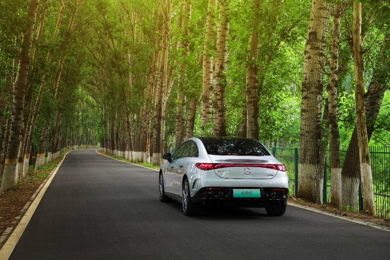 小号EQS还是电动CLS？全新奔驰EQE来袭 52.8万起_搜狐汽车_搜狐网
