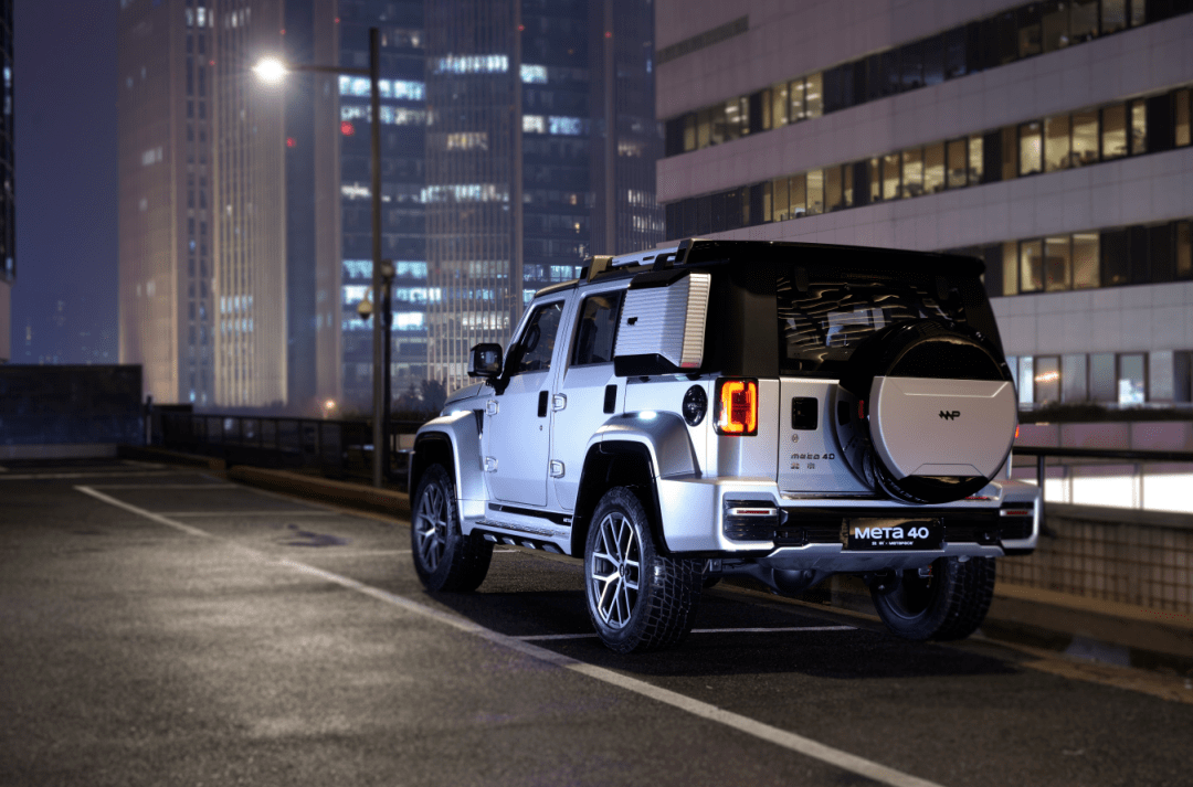 大玩具！超及40和全新一代BJ40城市猎人版硬核来袭丨成都车展_搜狐汽车_搜狐网