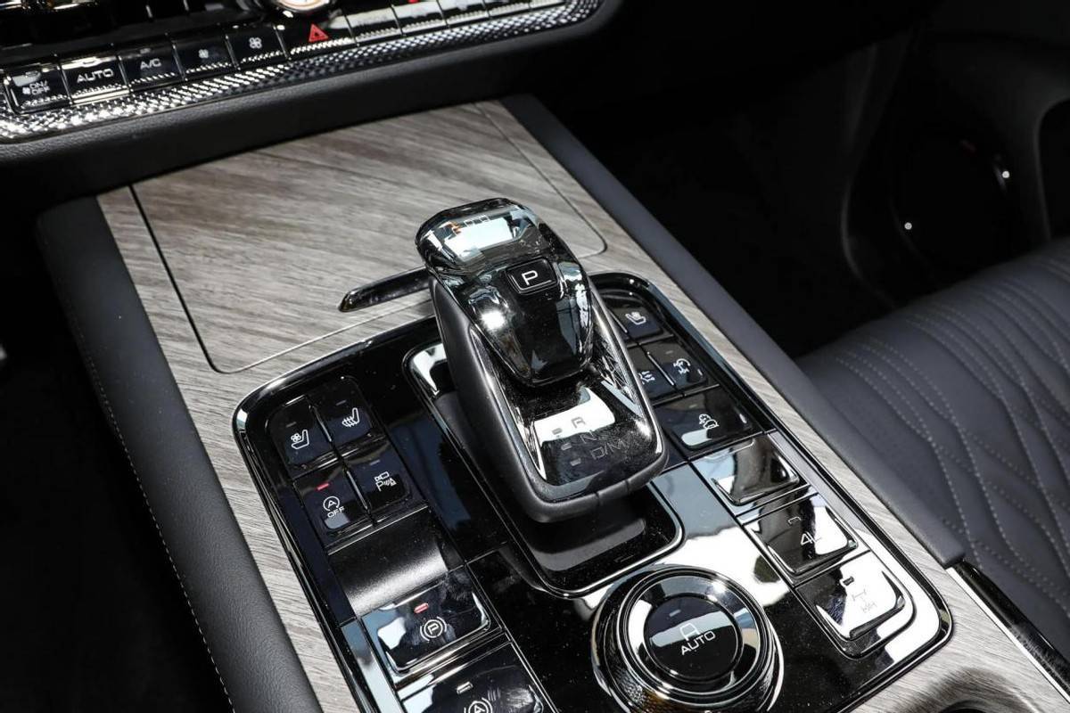 标配3.0T+9AT，能家用能越野，坦克500能成为35万级SUV首选吗？_搜狐汽车_搜狐网