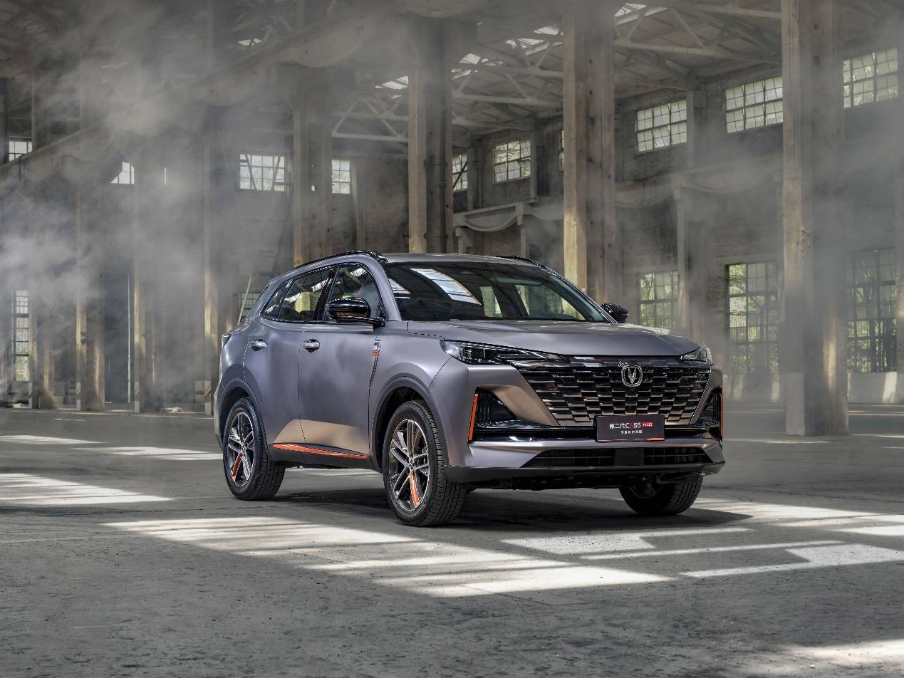 风暴灰限量版上线 第二代CS55PLUS兑现高光颜值 售12.59万_搜狐汽车_搜狐网