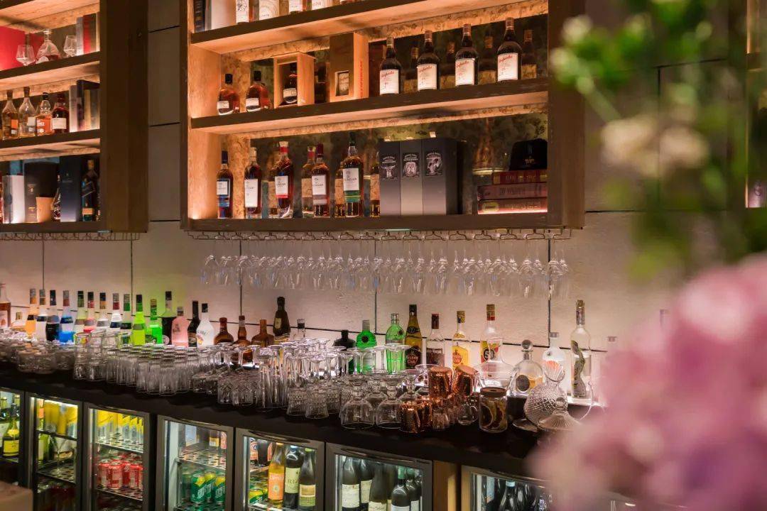 【ROOF 325 RESTAURANT | BAR】历史博物馆|上线即抢光，手慢无！368元抢门市价1390元甄选浪漫双人餐！_roof_美食_餐厅