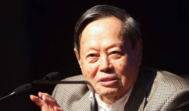 实验物理是杨振宁的弱项，他决定另辟蹊径，最后获得了成功_研究生_阿里_爱德华·泰勒