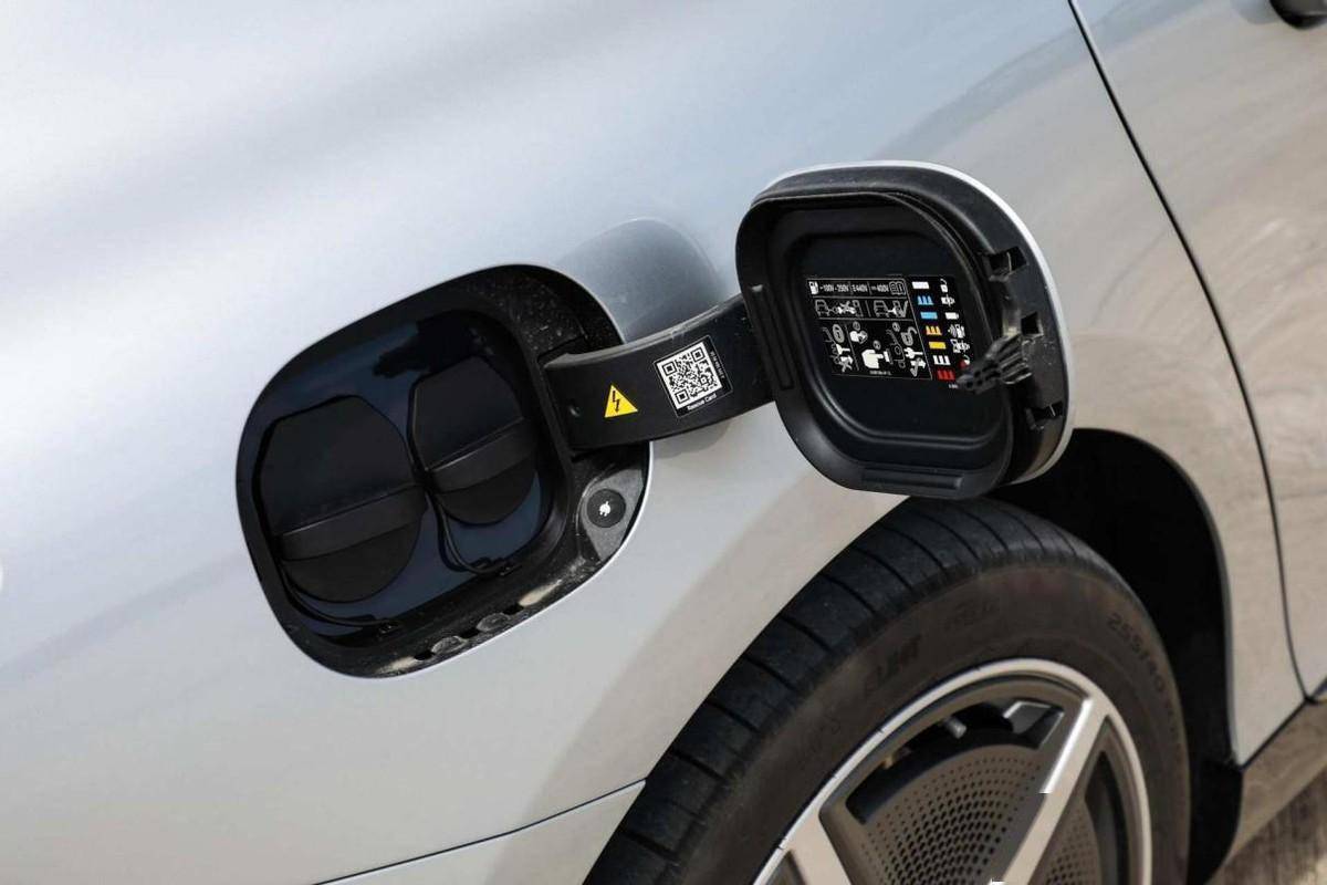 52.8万起，轴距3120mm，续航超700km，奔驰EQE真能打赢新势力吗？_搜狐汽车_搜狐网