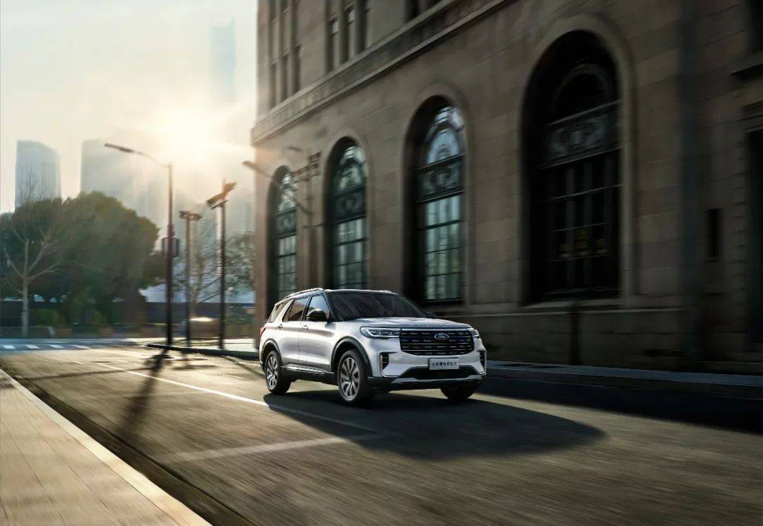 2.3T、10AT、27英寸4K屏，全新福特探险者30.98万元起_搜狐汽车_搜狐网