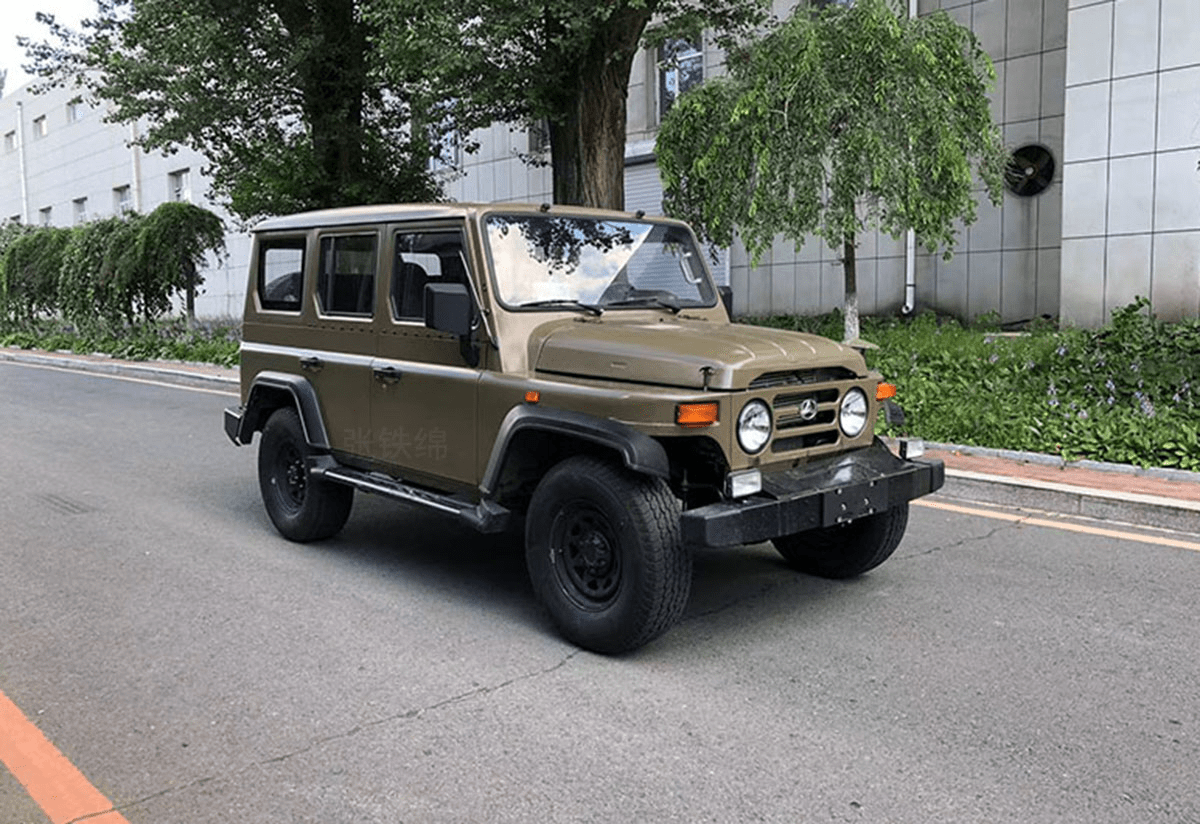 BJ212新车曝光 取消经典牛栏式护杠 轴距增加160mm_搜狐汽车_搜狐网