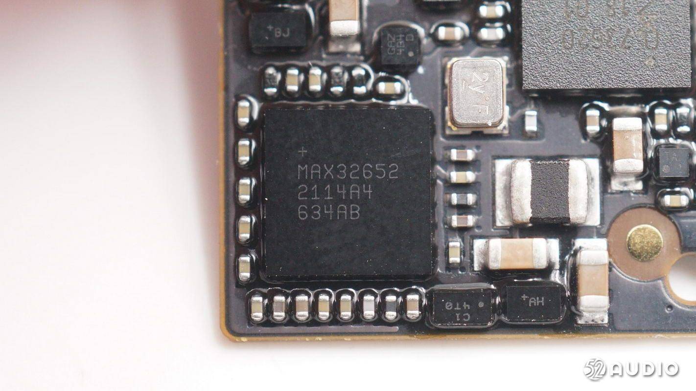 拆解报告：WHOOP 4.0智能手环，商业化的高能量密度硅碳电池技术_充电_表盘_产品