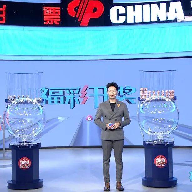 双色球22105期：开出4注一等奖，单注奖金1000万元_金额_元中得_计奖