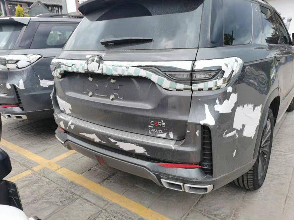 比途昂还气派！新款长安CS95实拍，内外提升明显，搭2.0T+8AT_搜狐汽车_搜狐网