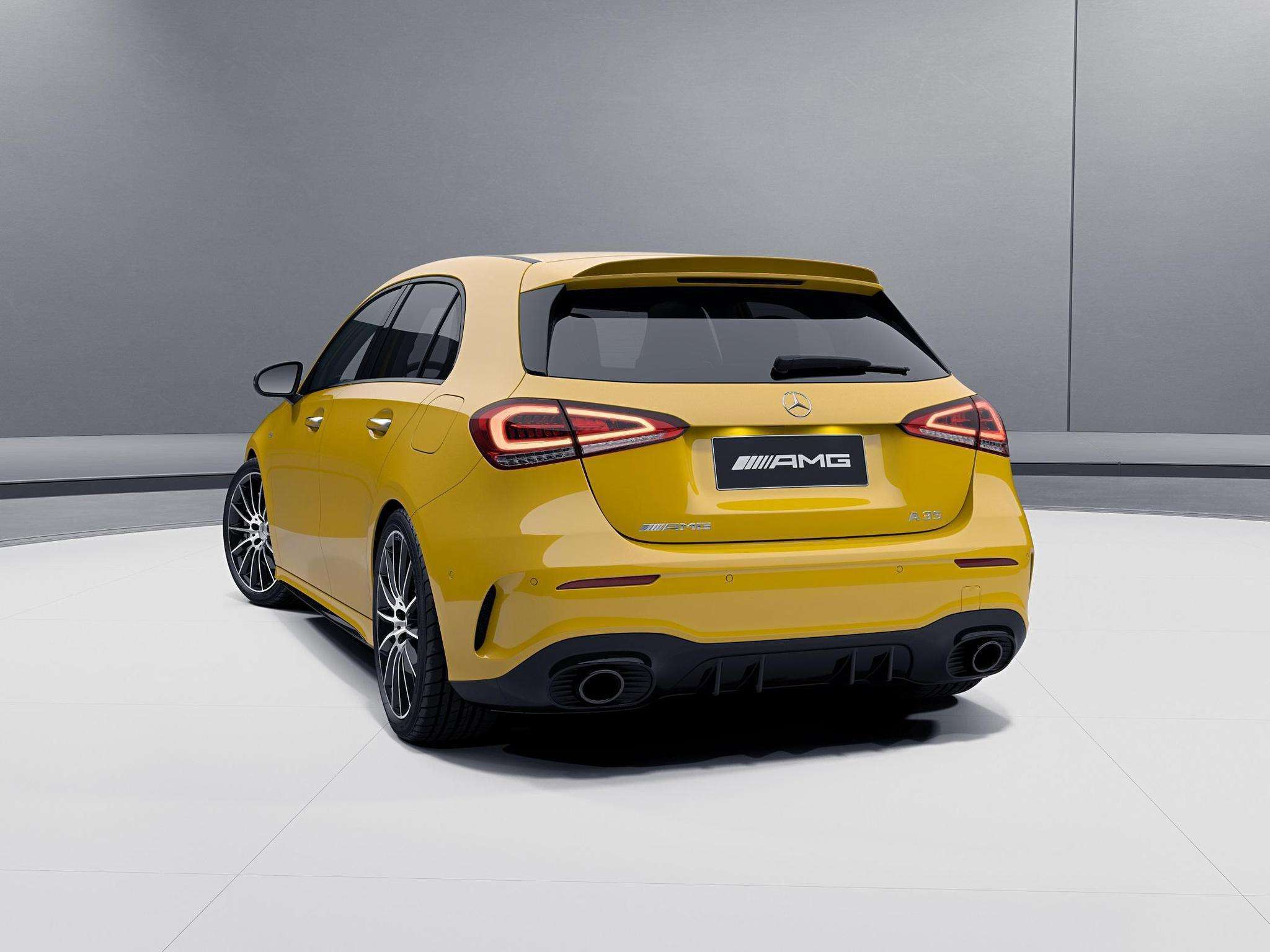 新款AMG A 35 4MATIC上市 售价39.57万元_搜狐汽车_搜狐网