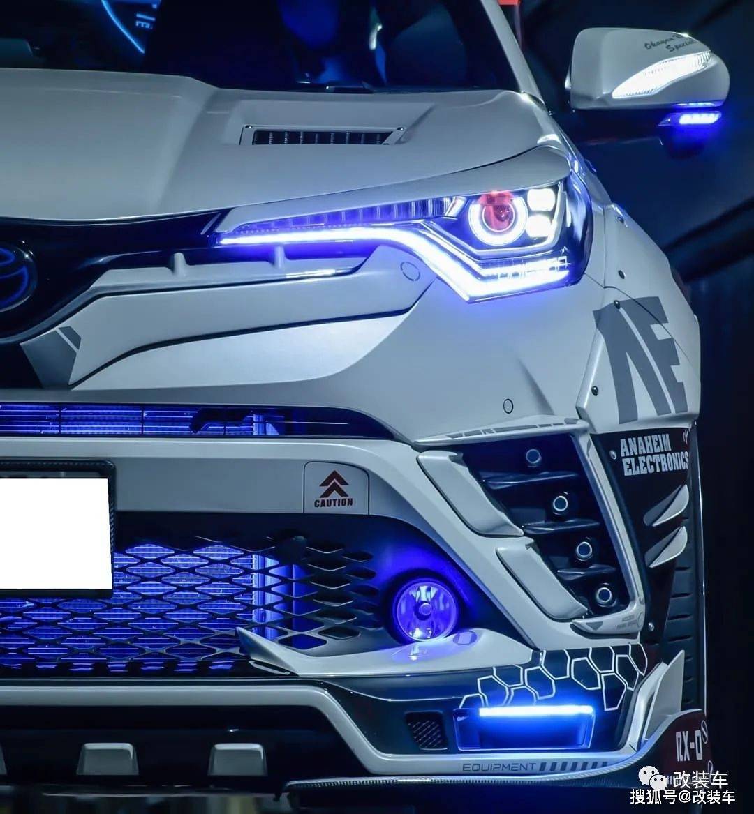 高达迷改装的丰田C-HR，每次出门都像是在开高达_搜狐汽车_搜狐网