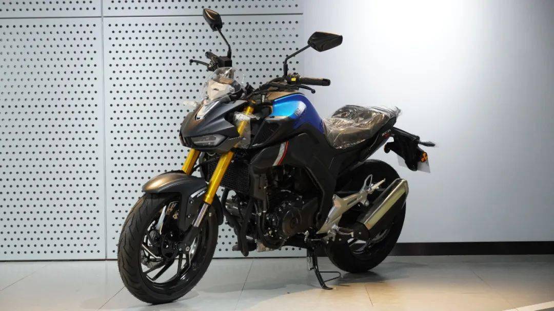 27980元，伪装成运动街车的带妹街车，豪爵XCR300 车型展示_搜狐汽车_搜狐网