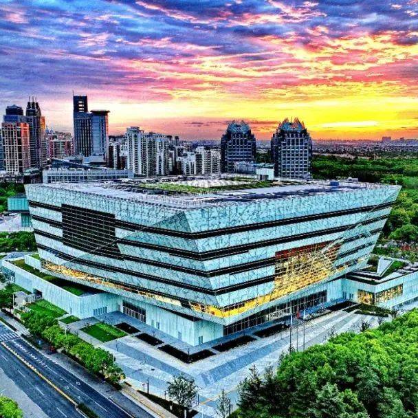 上海图书馆东馆正式开馆啦！全方位打卡指南→_服务_文献_馆藏