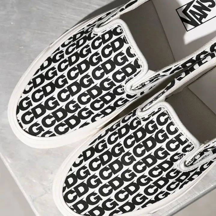次次补货，次次难抢！「超经典」CDG 联名鞋来了！_Vans_部分_设计