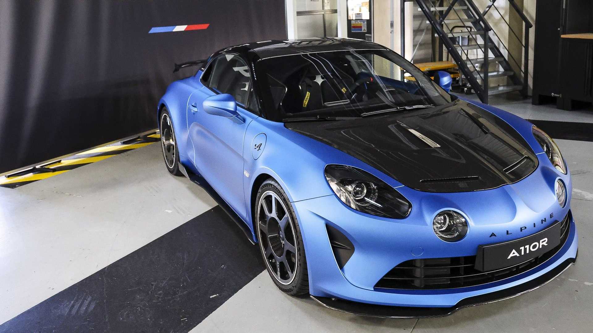 配300马力1.8T引擎，3.9秒破百，2023款Alpine A110 R跑车首次亮相_搜狐汽车_搜狐网