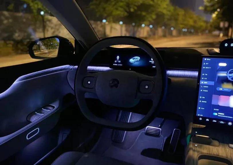 只要开过ET7就不可能再考虑E级和5系了，从此BBA是路人_搜狐汽车_搜狐网