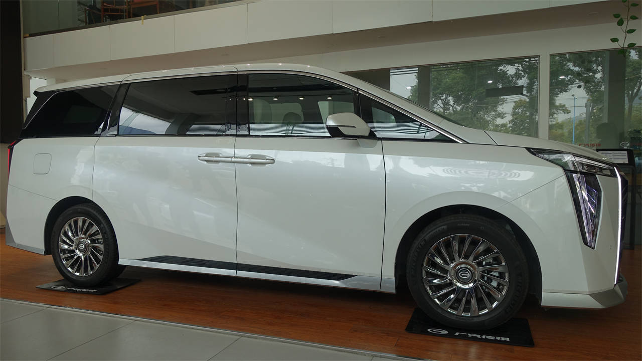 全新广汽传祺M8价格曝光 2.0T+丰田混动 动力比别克GL8好_搜狐汽车_搜狐网