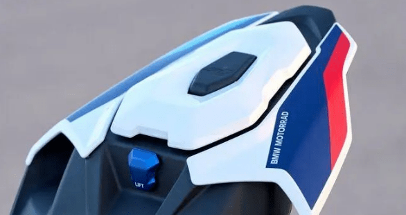 15万8的宝马M S1000R街霸..._搜狐汽车_搜狐网