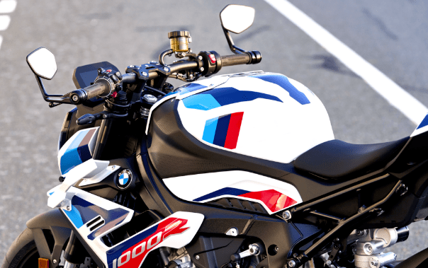 宝马发布MS1000R超级街霸..._搜狐汽车_搜狐网