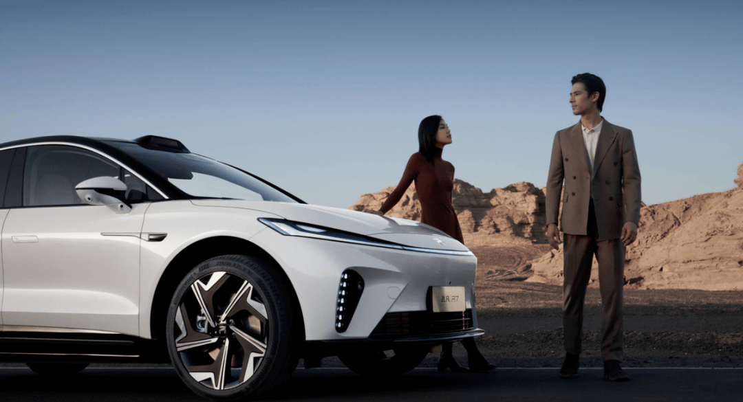 智舱、智驾卷出新高度，30万级纯电SUV，大厂出品的飞凡R7值得买？_搜狐汽车_搜狐网