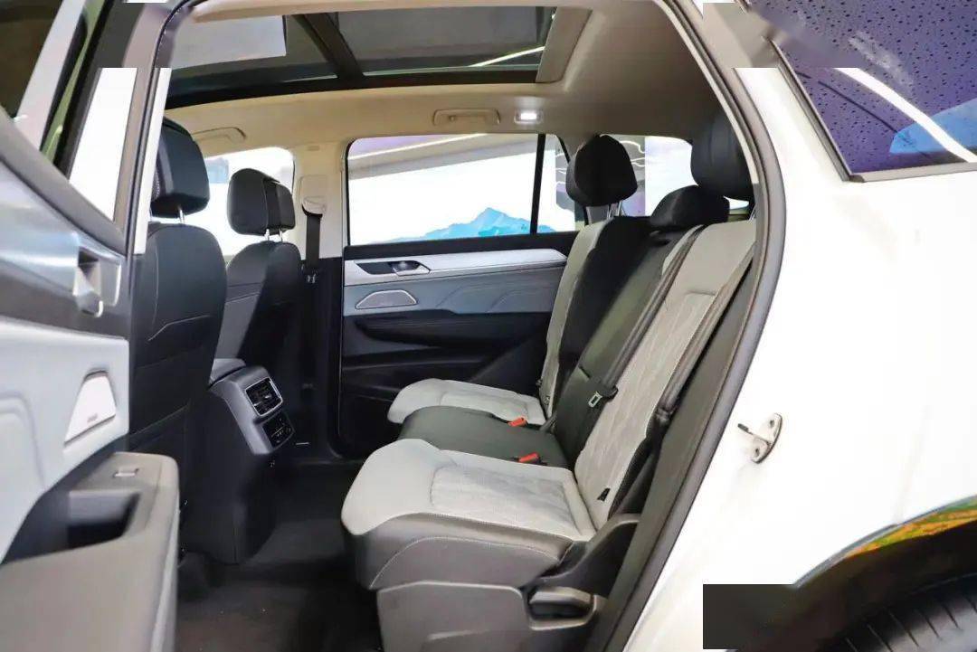 硬核合资SUV，2.0T，220马力，大五座大空间，后排轻松跷二郎腿！_搜狐汽车_搜狐网