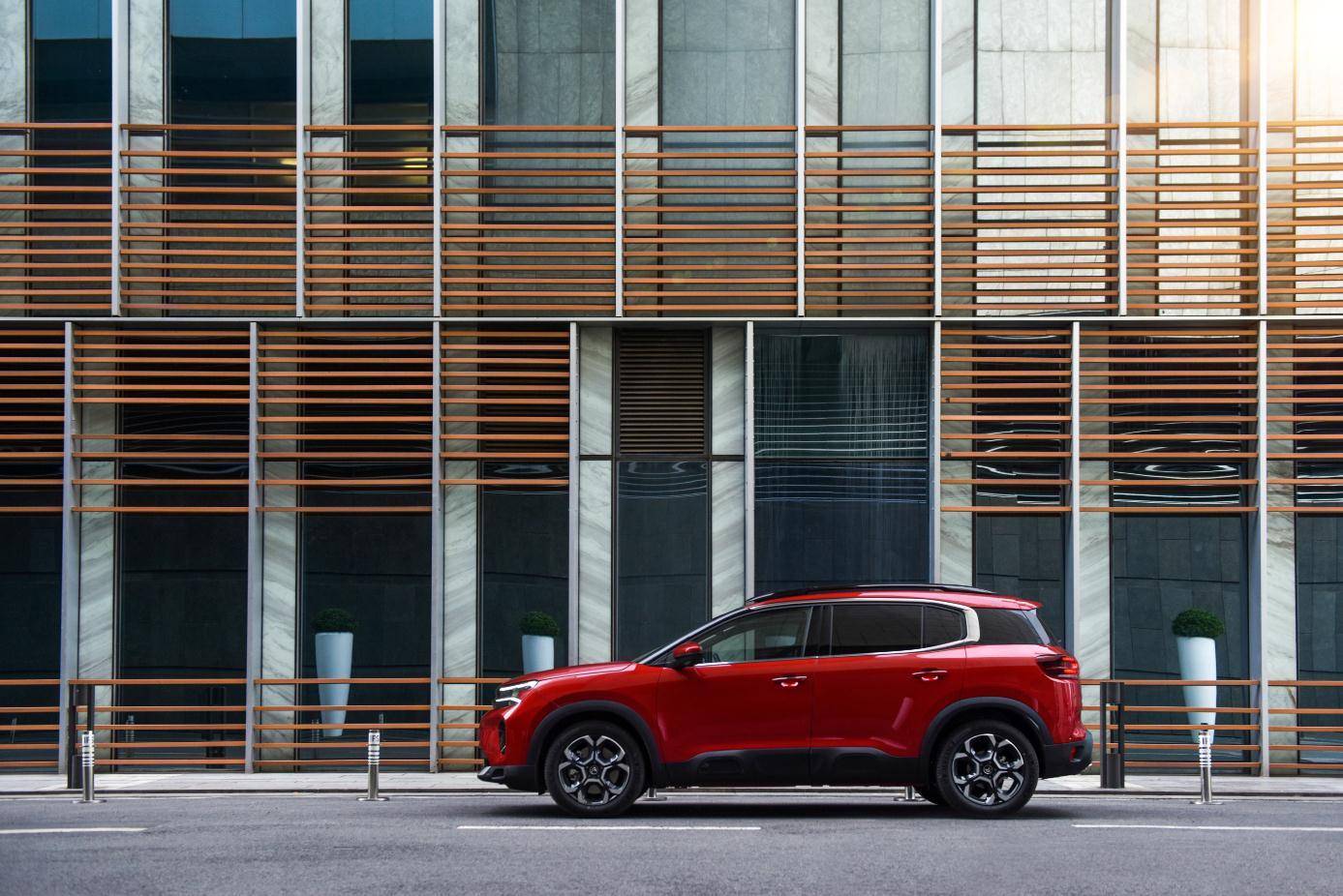 全系匹配8AT变速箱，顶配16.97万，天逸BEYOND到底值得买吗？_搜狐汽车_搜狐网