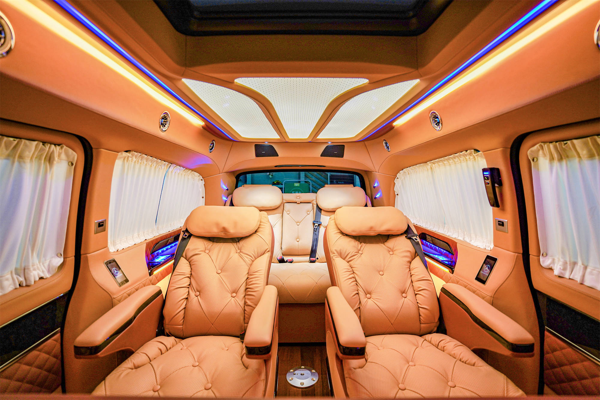 实拍奔驰V260L新款商务车，全隔断奢华私密7座，颜值气场全拿捏_搜狐汽车_搜狐网