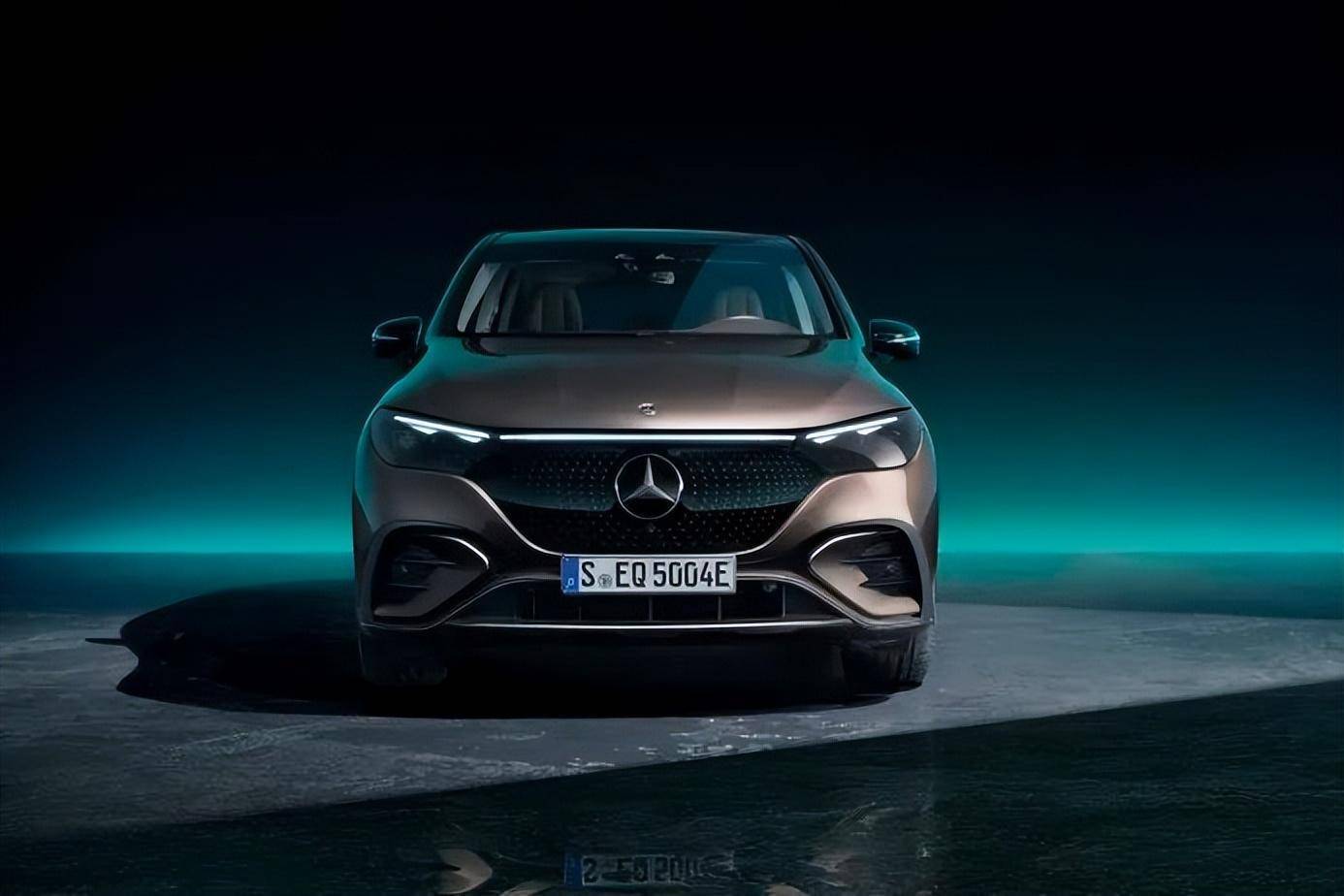 WLTP续航590公里，轴距达3030毫米，奔驰EQE SUV正式首发_搜狐汽车_搜狐网