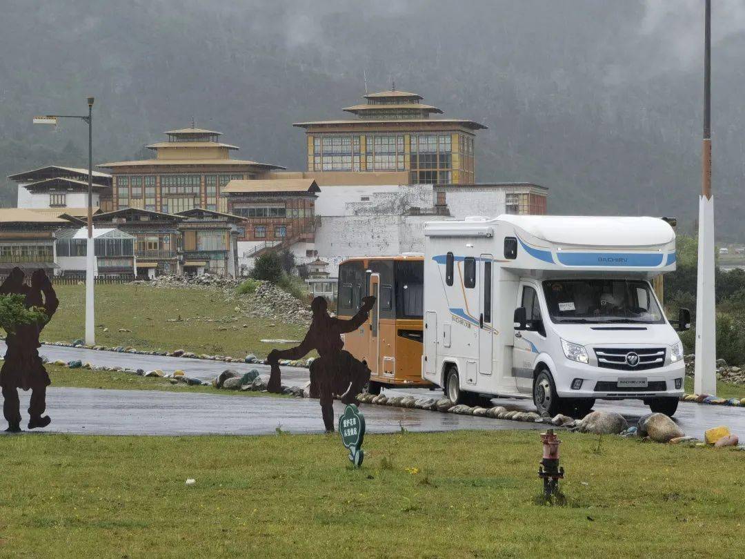 性价比之王！大驰蛮牛系列C型双拓展房车 亲民价格 豪华品质_搜狐汽车_搜狐网