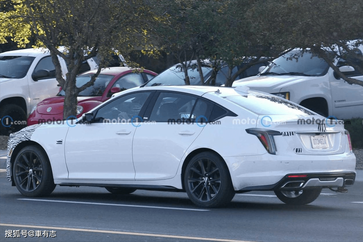 新款凯迪拉克CT5曝光，颜值大涨，2.0T+10AT，宝马3系不香了_搜狐汽车_搜狐网
